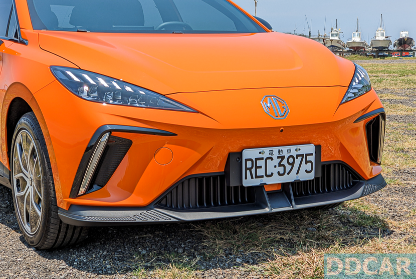 百萬元有找純電車新選擇，MG4 EV 旗艦版續航力、電耗上路實測::DDCAR 電動車