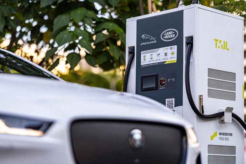 進駐內湖精華地段、設有 200kW 快充樁，JLR 九和台北旗艦展示暨服務中心開幕::DDCAR 電動車