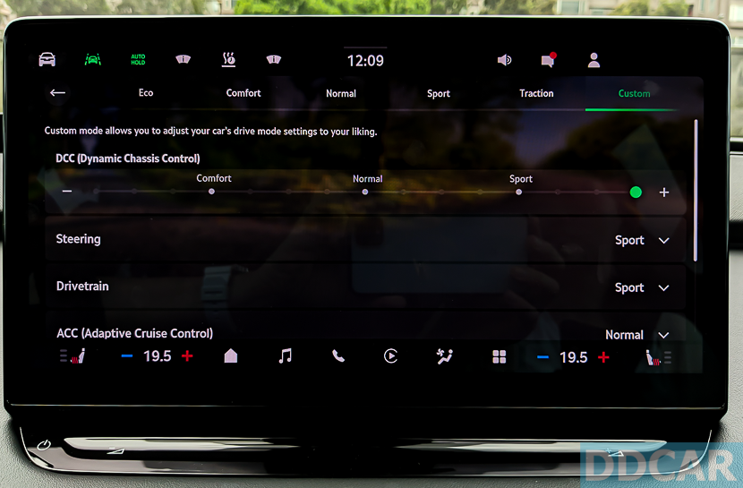 配備滿上又好開，Skoda Enyaq Coupe RS 降低油轉電障礙但也少了點「電味」？::DDCAR 電動車
