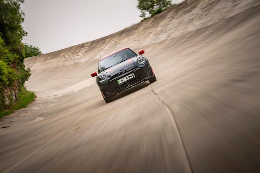 John Cooper Works 首發純電力作：Mini JCW Electric/Aceman 性能、操控全面提升::DDCAR 電動車