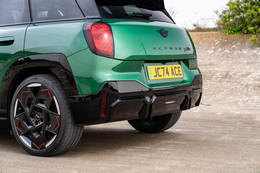 John Cooper Works 首發純電力作：Mini JCW Electric/Aceman 性能、操控全面提升::DDCAR 電動車