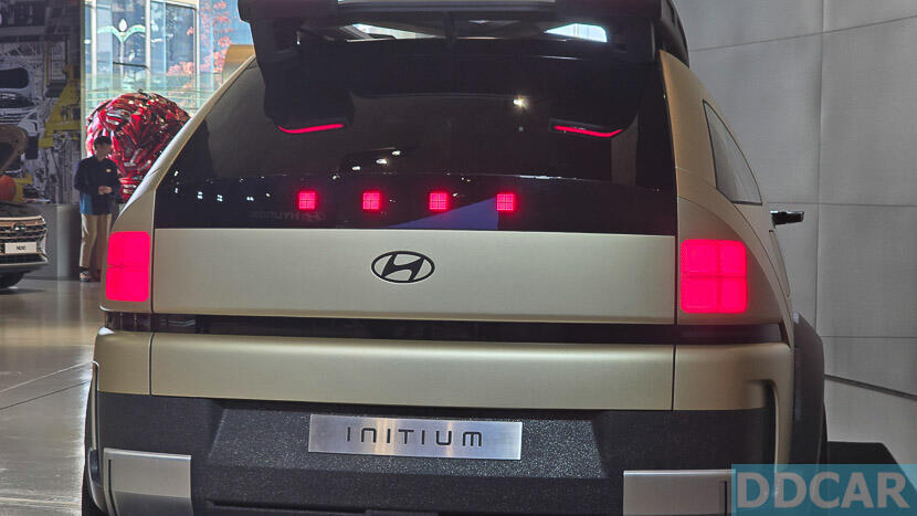 續航力破 650 公里、量產版明年上半年推出，Hyundai 發表 Initium 氫燃料電池概念車::DDCAR 電動車
