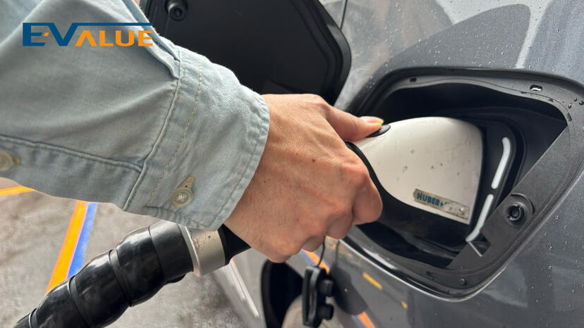 【EVALUE PASS車主訪談企劃 】 EVALUE PASS好用在哪裡？每個月竟然能省下近2500元的充電費用！？::DDCAR 電動車