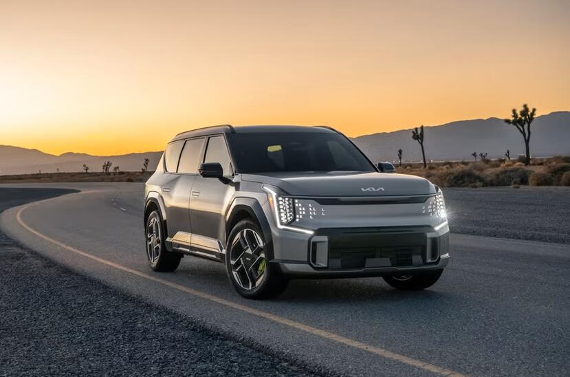 馬力衝上 501 匹！Kia EV9 GT 化身高性能純電休旅，讓全家大小一起享受極速快感::DDCAR 電動車