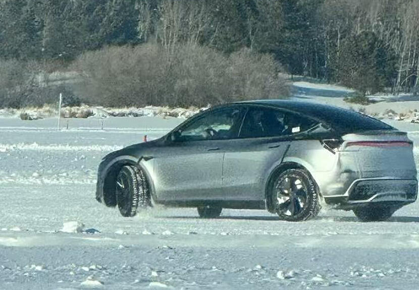導入 Cybertruck 設計元素，特斯拉「Model Y 煥新版」至今最清晰實車照搶先看！::DDCAR 電動車