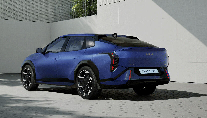 一口氣推出房車、掀背兩種不同車型，Kia EV4 量產版定裝照搶鮮公開::DDCAR 電動車