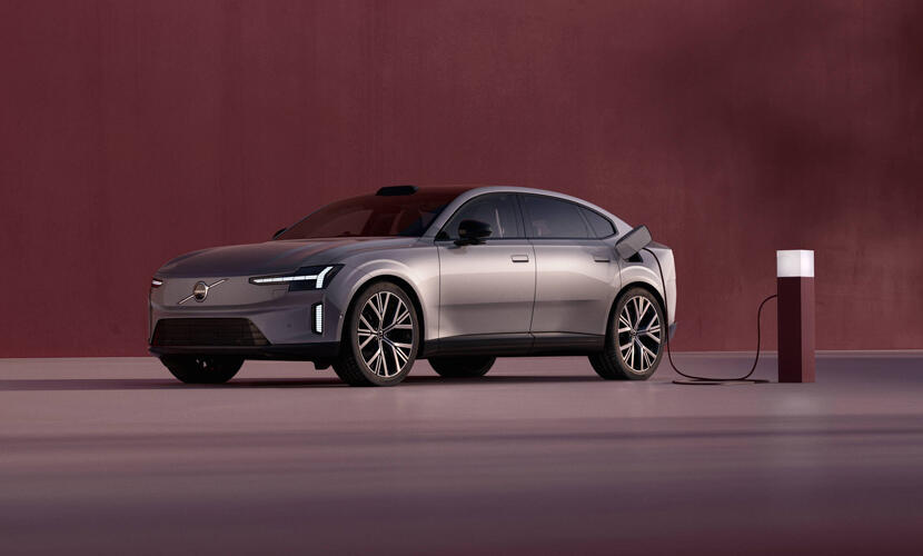 Volvo 首款 800V 純電車，ES90 充電快還有 700 公里續航力、性能車型零百加速只要 4 秒::DDCAR 電動車
