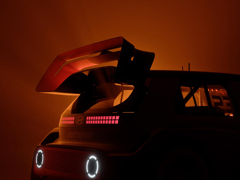 有超大尾翼的賽道版本 Inster！Hyundai 即將發表 Insteroid 全新純電概念車::DDCAR 電動車