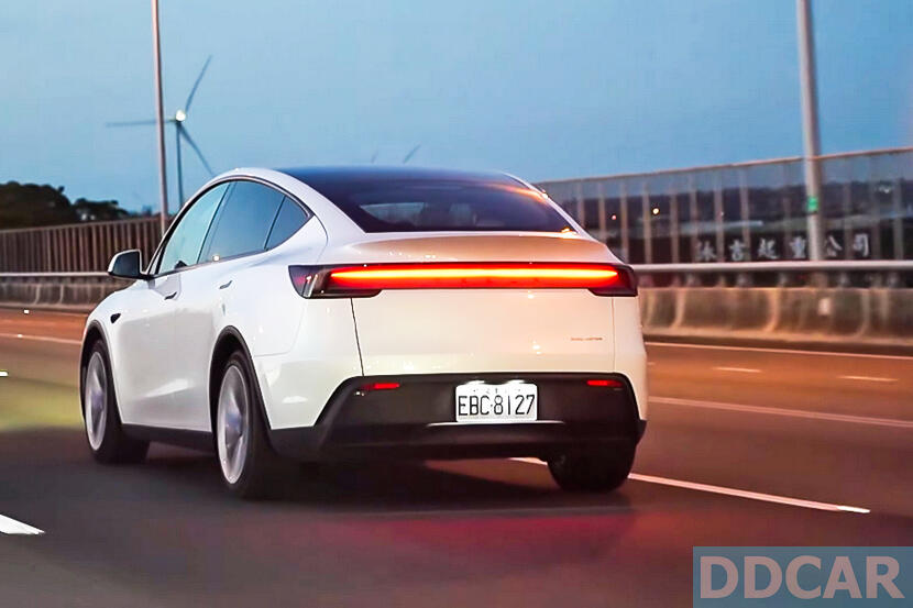 特斯拉全新 Model Y LR 一路開到 0%：真的配得上「近乎完美」評價嗎？::DDCAR 電動車
