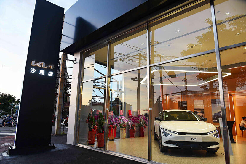空間更大還有電動車專屬維修區，全新 Kia 台中沙鹿 3S 展示中心開幕::DDCAR 電動車