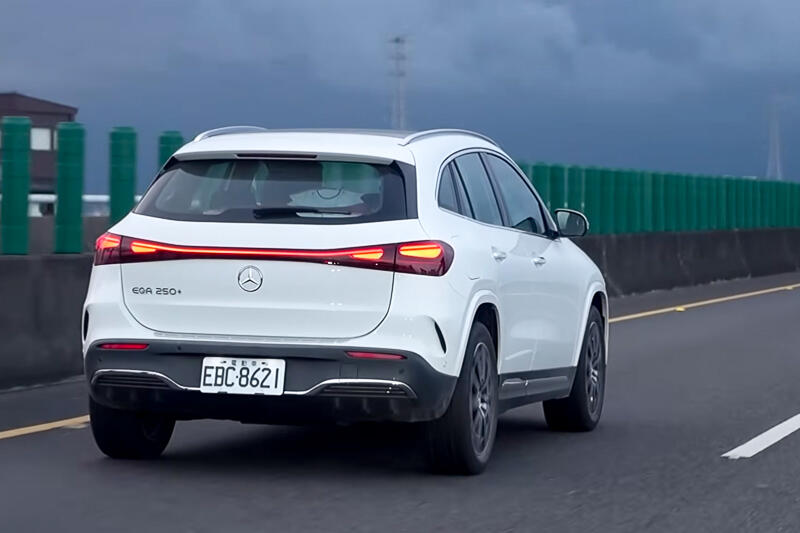 帶毛孩旅行，換電動車後生活哪裡不一樣了？賓士 EQA 250+ 二天一夜寵物度假的真實紀錄::DDCAR 電動車